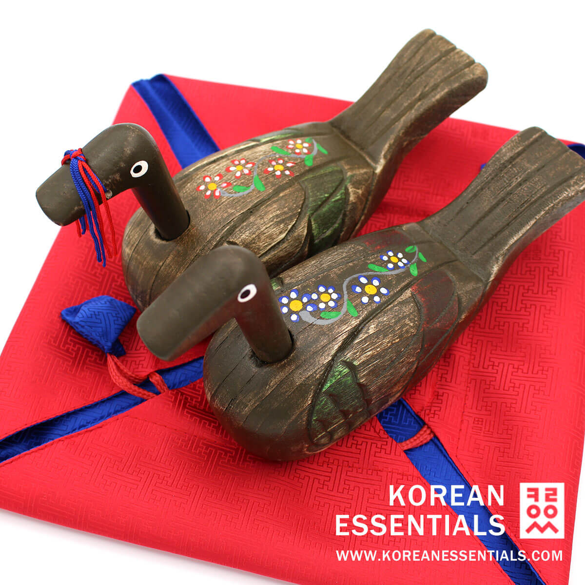 Korean traditional gifts brought to your door step - KOREAN ESSENTIALS